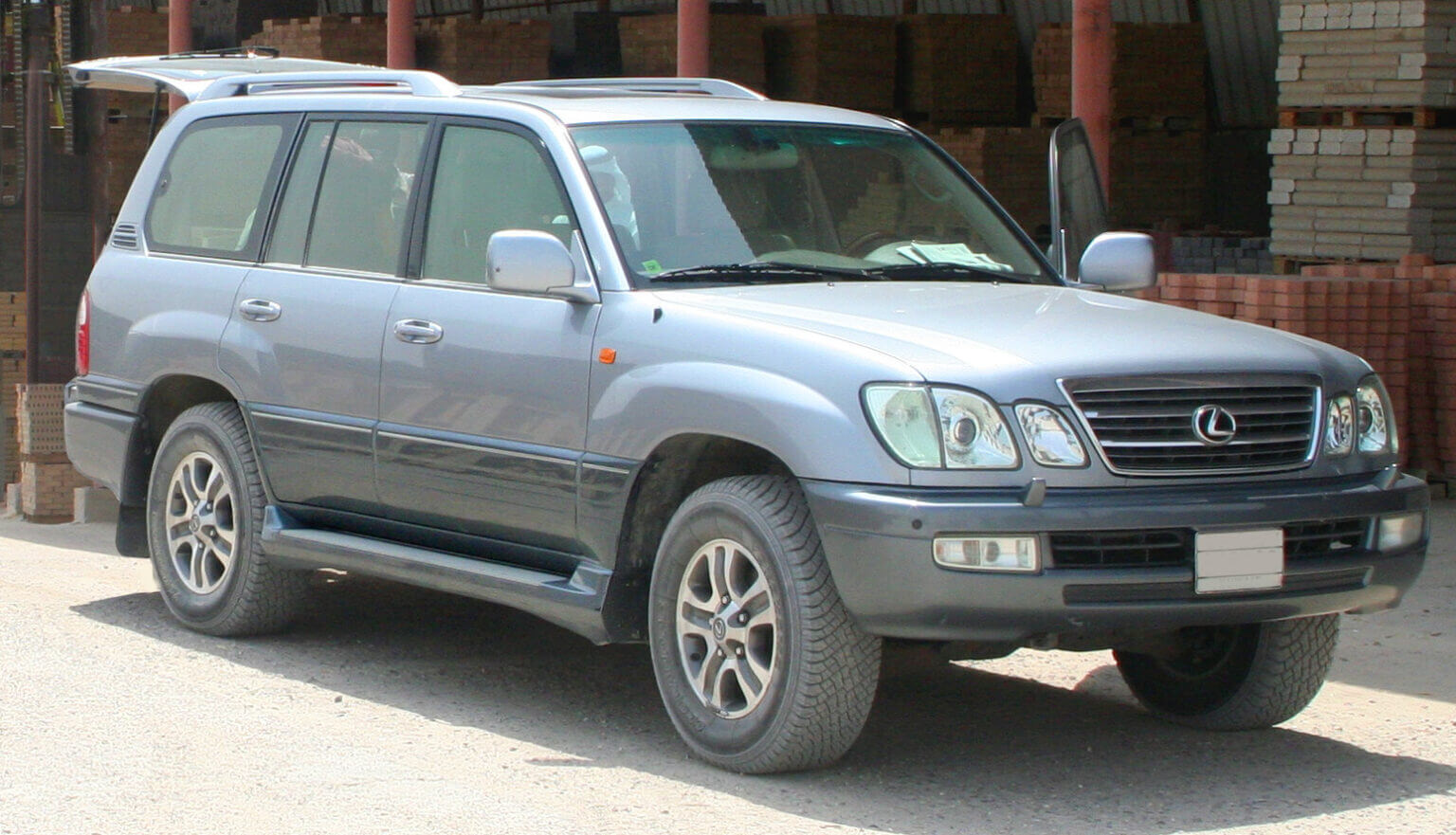 Lexus LX570 Towing Capacity: Can It Tow A Trailer, Boat, Or Jet Ski ...